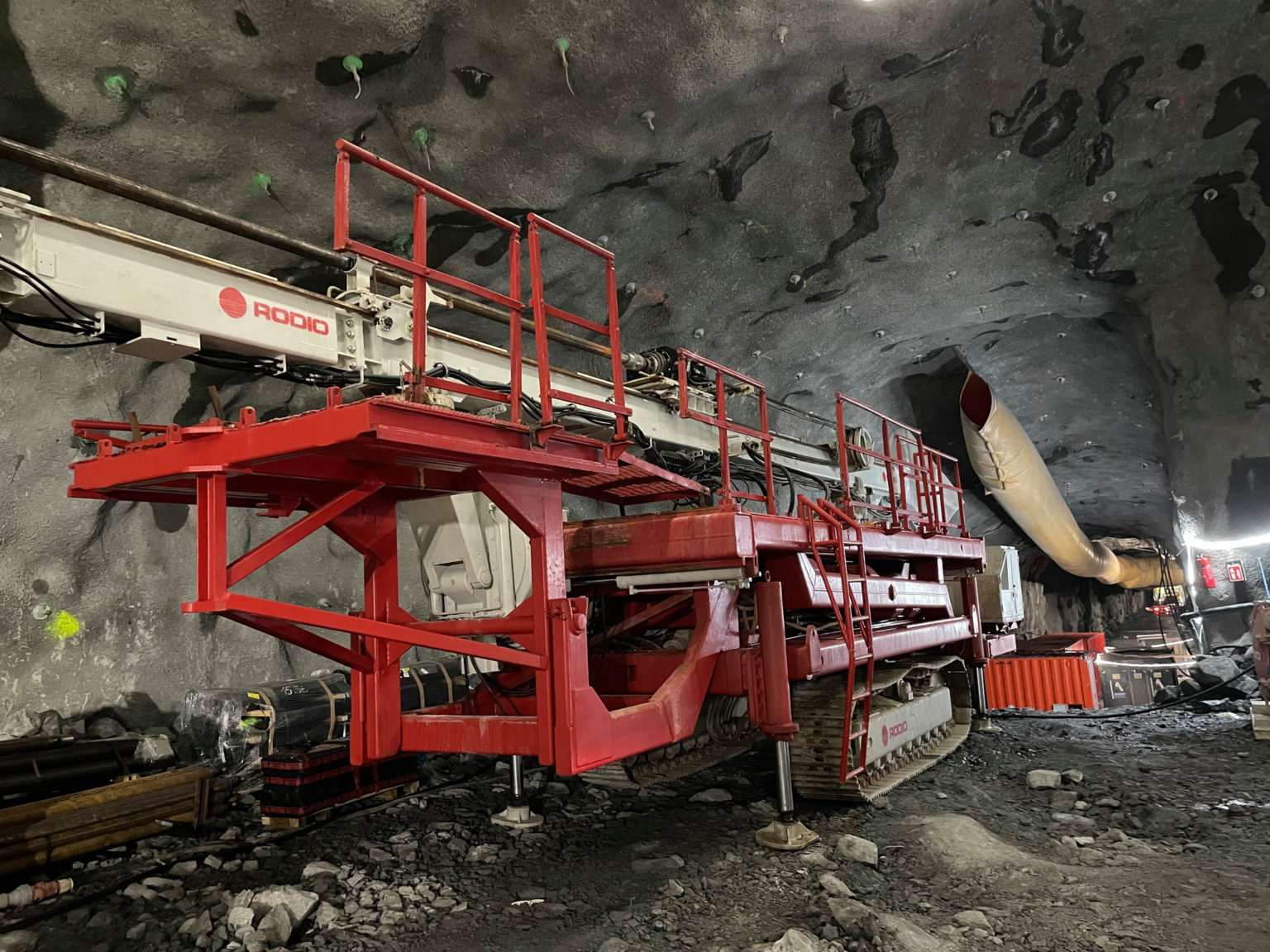 Cool tunnel works - here the rock will be frozen